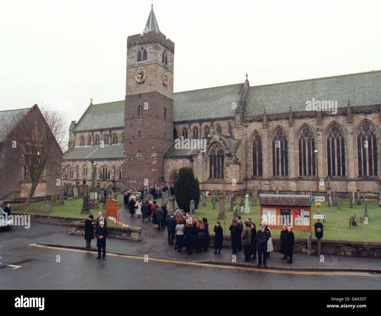 FUNERAL OF DUNBLANE TEACHER GWEN MAYOR Stock Photo - Alamy