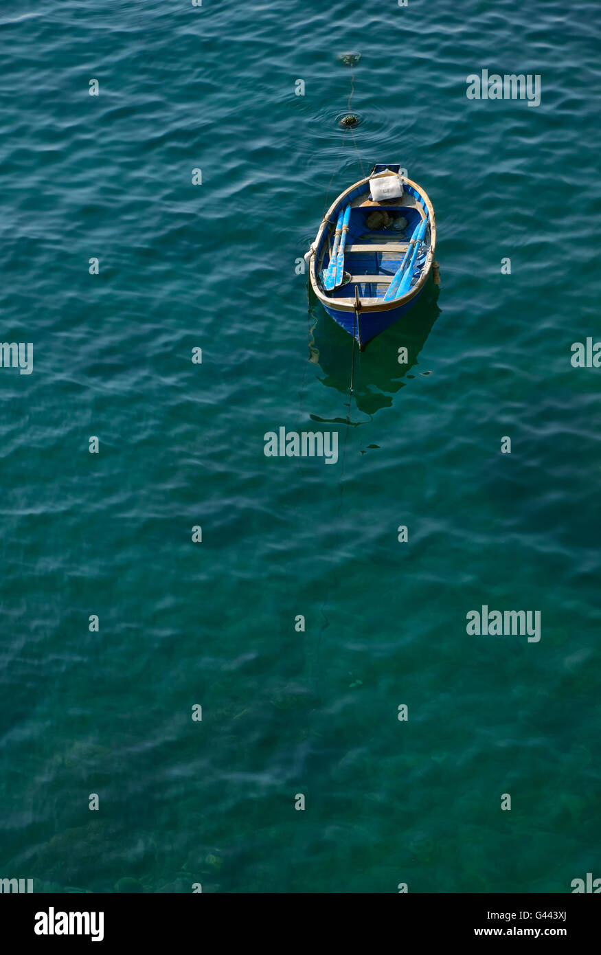 Boat on water from above Stock Photo - Alamy