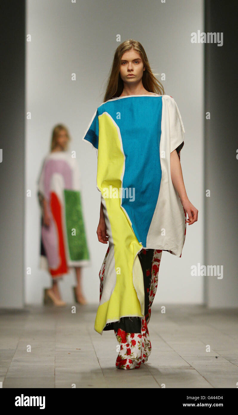 Full length model catwalk runway trendcolourblock hi-res stock ...