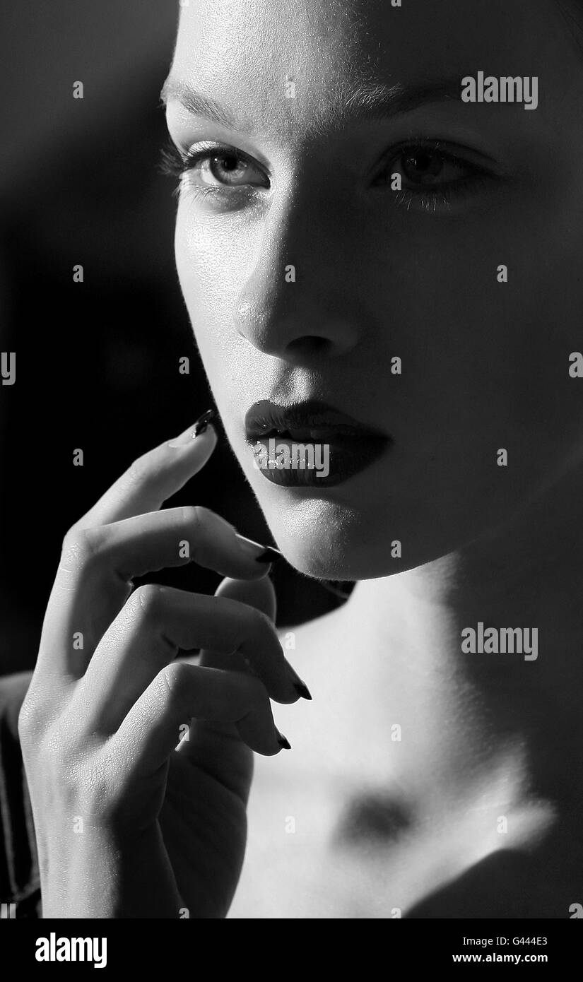 Portrait please Black and White Stock Photos & Images - Alamy