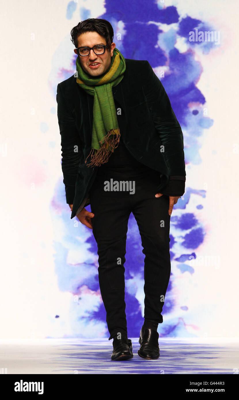 Osman Catwalk - London Fashion Week Stock Photo - Alamy