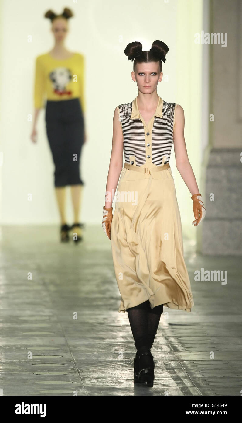 Unique Catwalk - London Fashion Week Stock Photo - Alamy