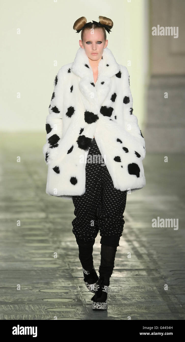 Unique Catwalk - London Fashion Week Stock Photo - Alamy