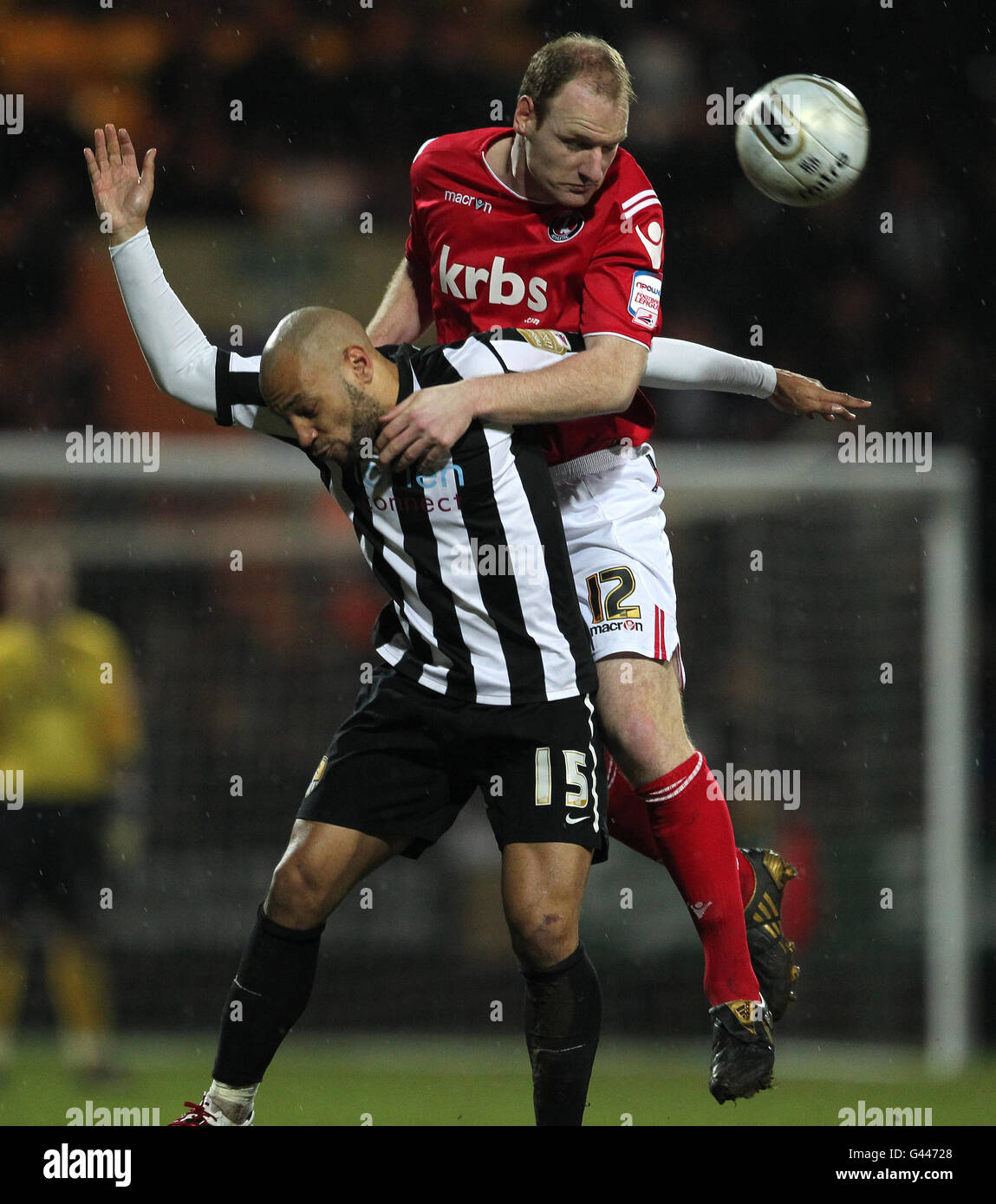 Notts countys karl hawley and charlton athletics gary doherty hi-res ...