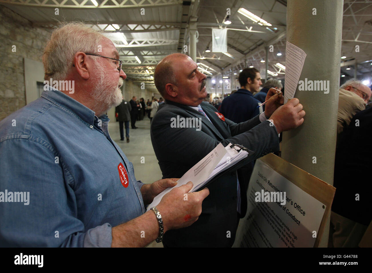 Counting begins in rds dublin irish general election hi-res stock ...