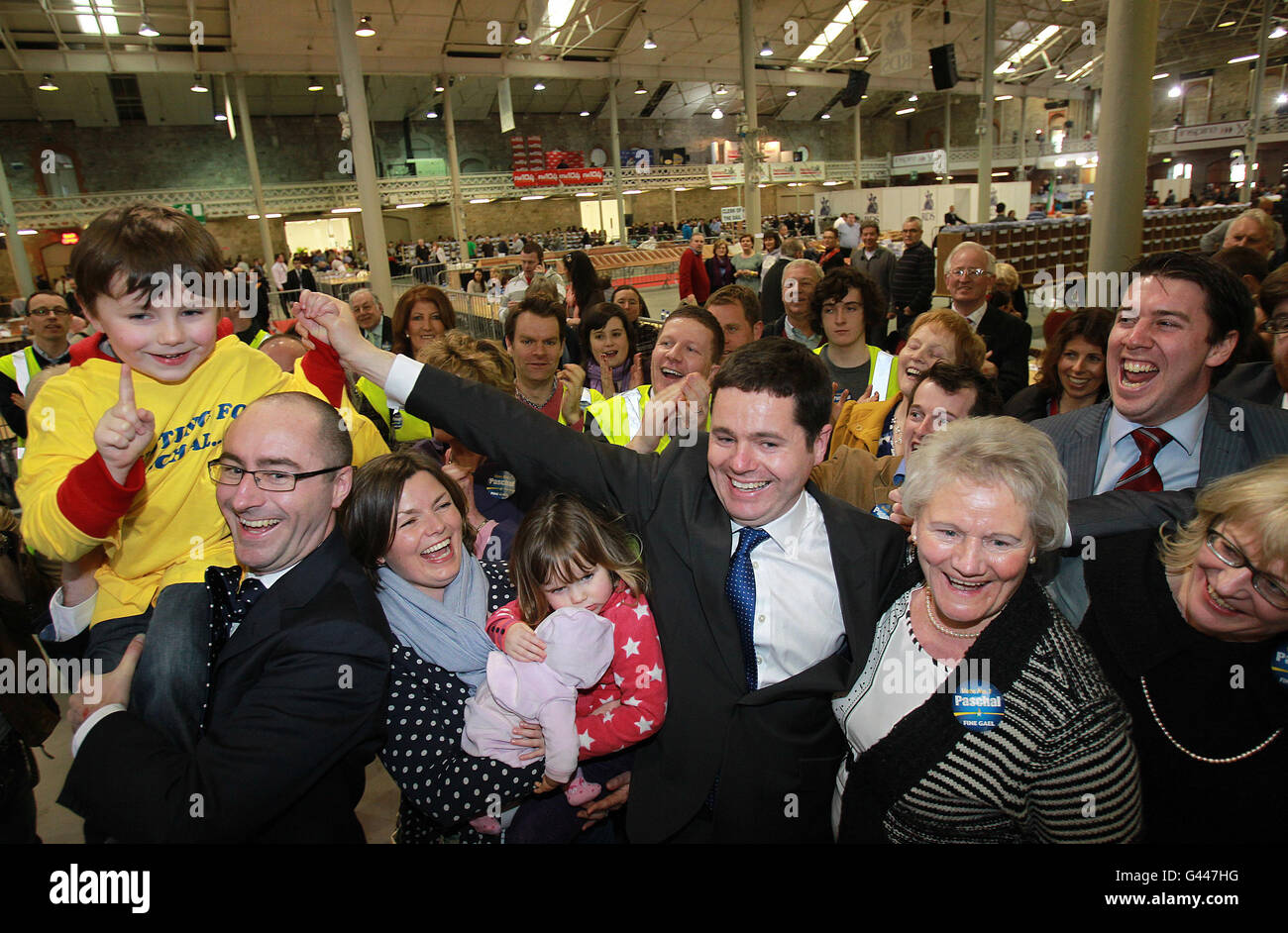 Paschal Donoghue celebrates with his family (from left to right) son ...