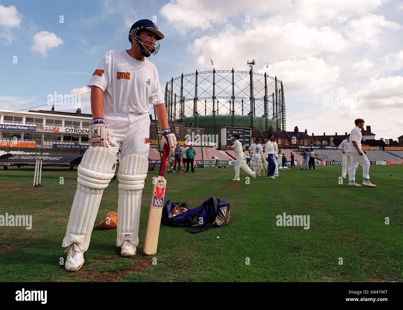 Glamorgans uncapped off spinner robert croft hi-res stock photography ...