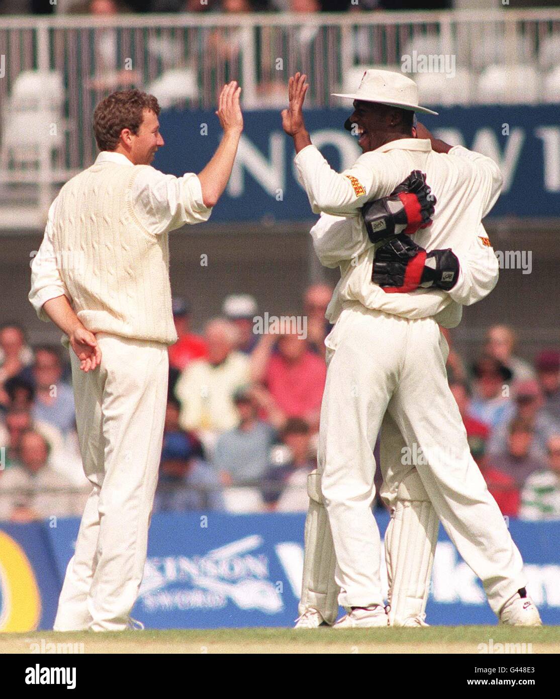 Cricket lewis celeb hi-res stock photography and images - Alamy
