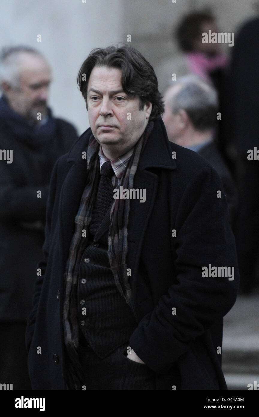 Pete postlethwaite memorial service hi-res stock photography and images ...