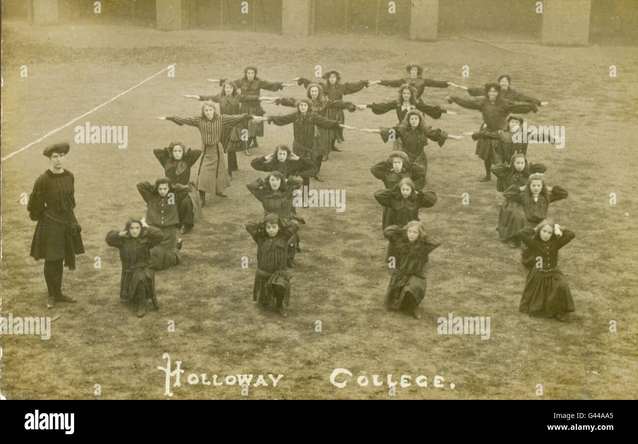 Class of students doing physical exercise outside Stock Photo - Alamy