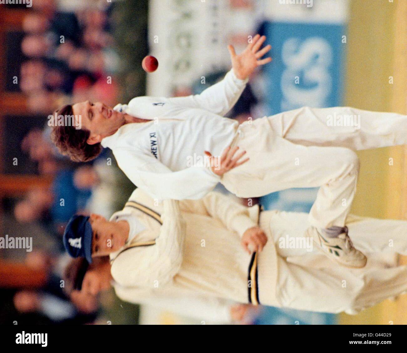 Warwickshire Captain Dermot Reeve is overjoyed at getting the caught ...