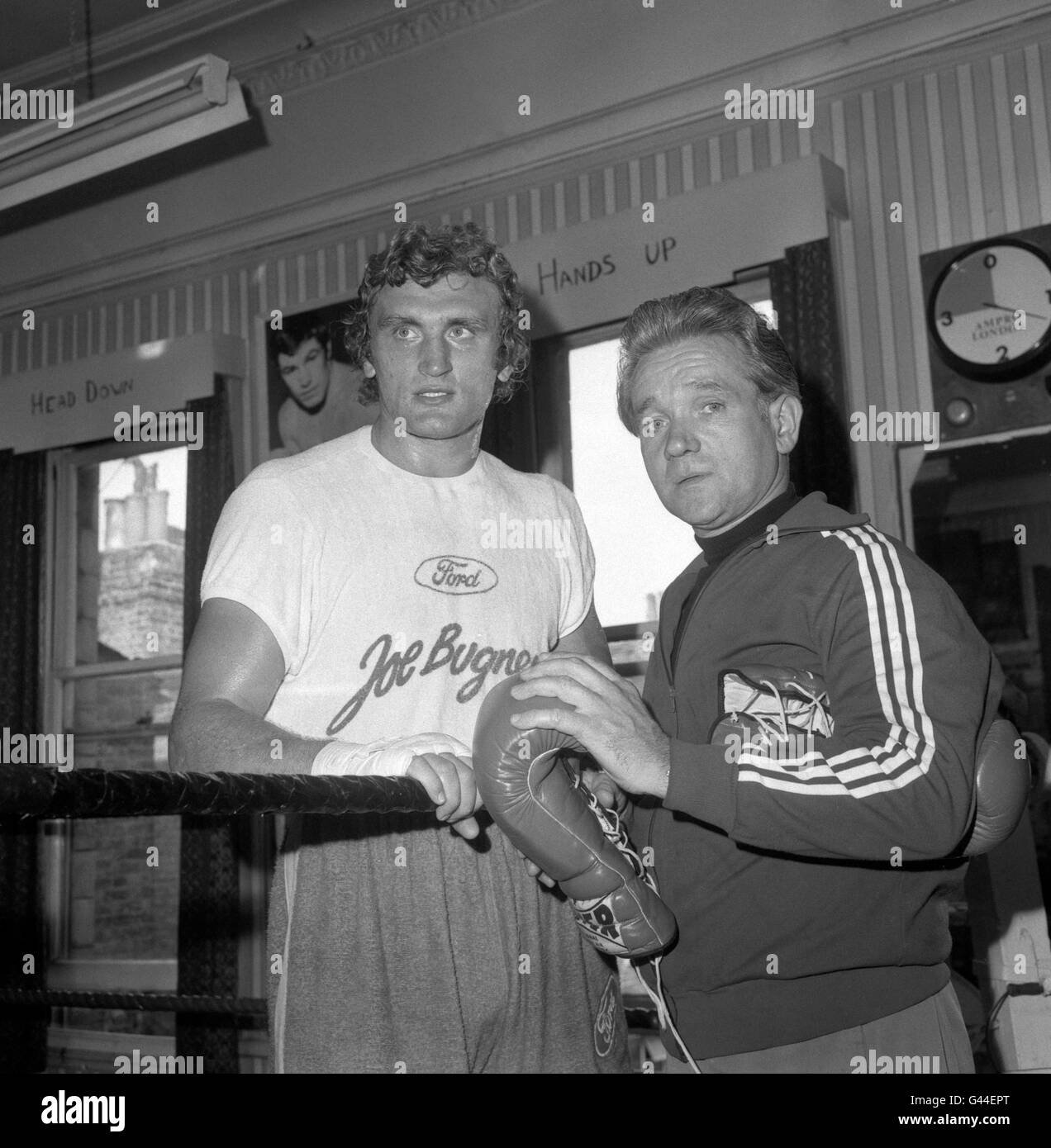 Joe bugner sparring hi-res stock photography and images - Alamy
