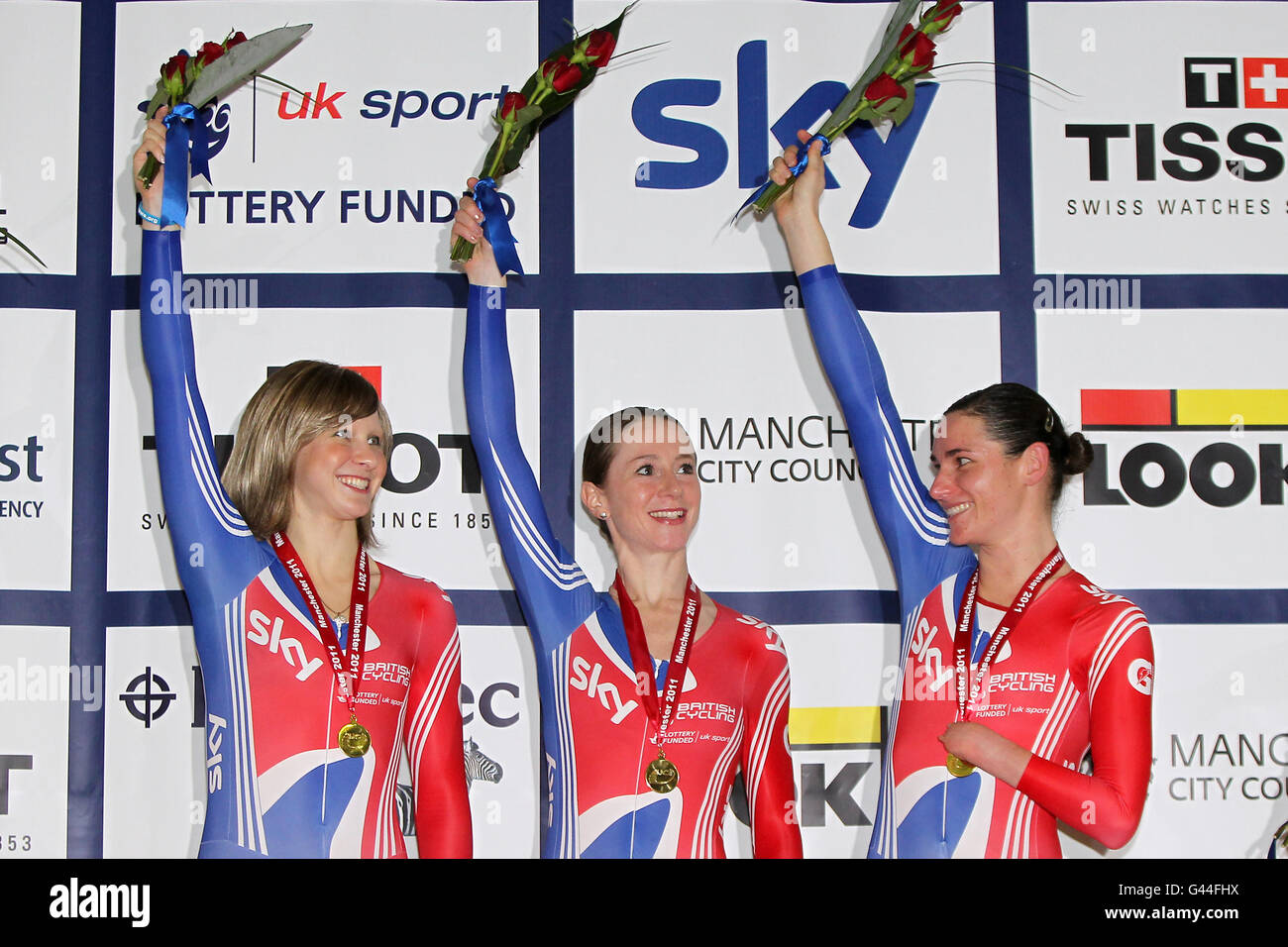 Rowsell sarah celebrate gold medals victory in team pursuit hi-res ...