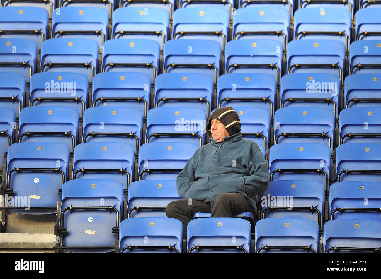 Manchester united stadium empty hi-res stock photography and images - Alamy