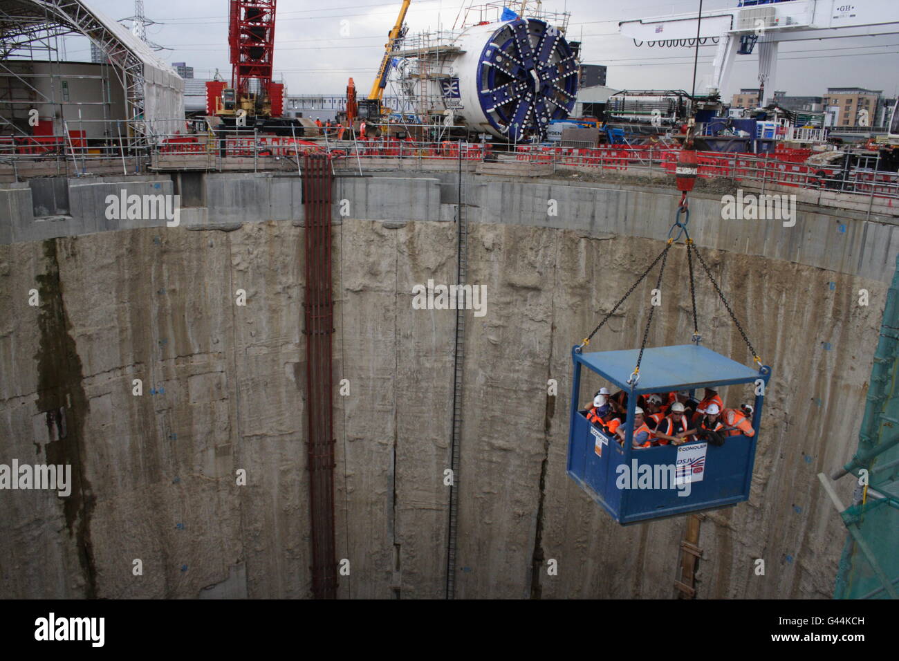 Tunnel boring crossrail hi-res stock photography and images - Alamy