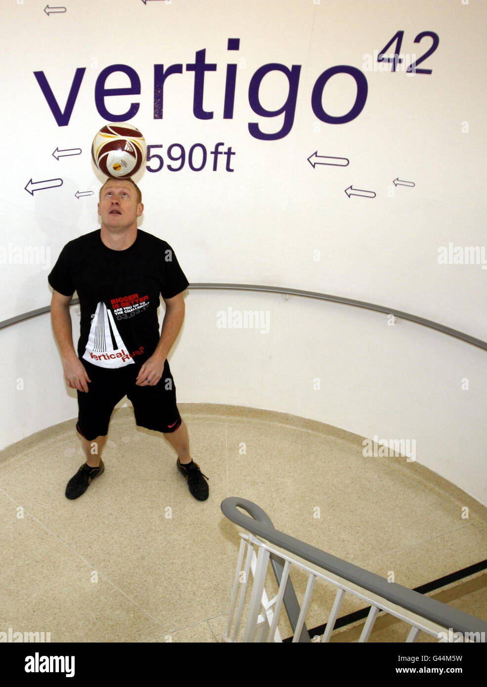 Shelter vertical rush hi-res stock photography and images - Alamy