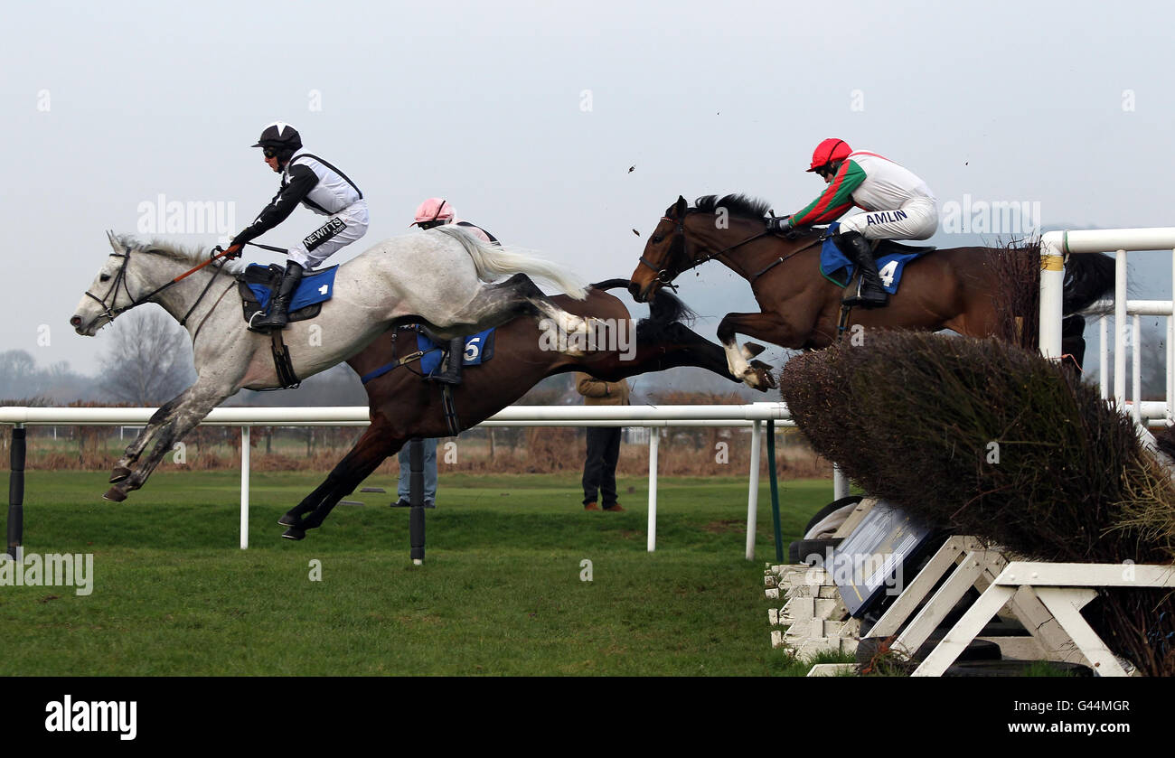 Horse Racing - Ludlow Racecourse Stock Photo - Alamy