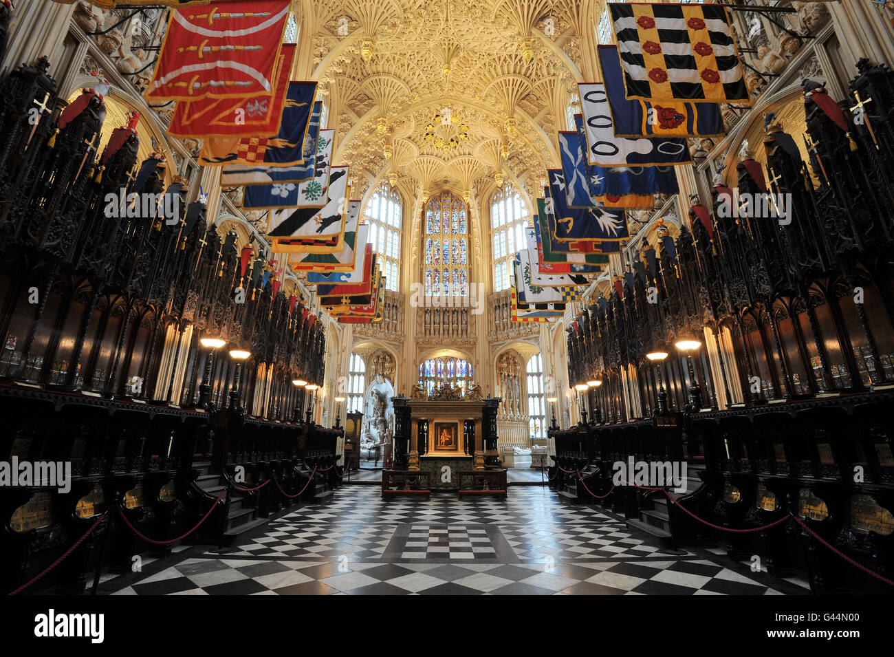 Westminster abbey inside interiors westminster abbey hi-res stock ...