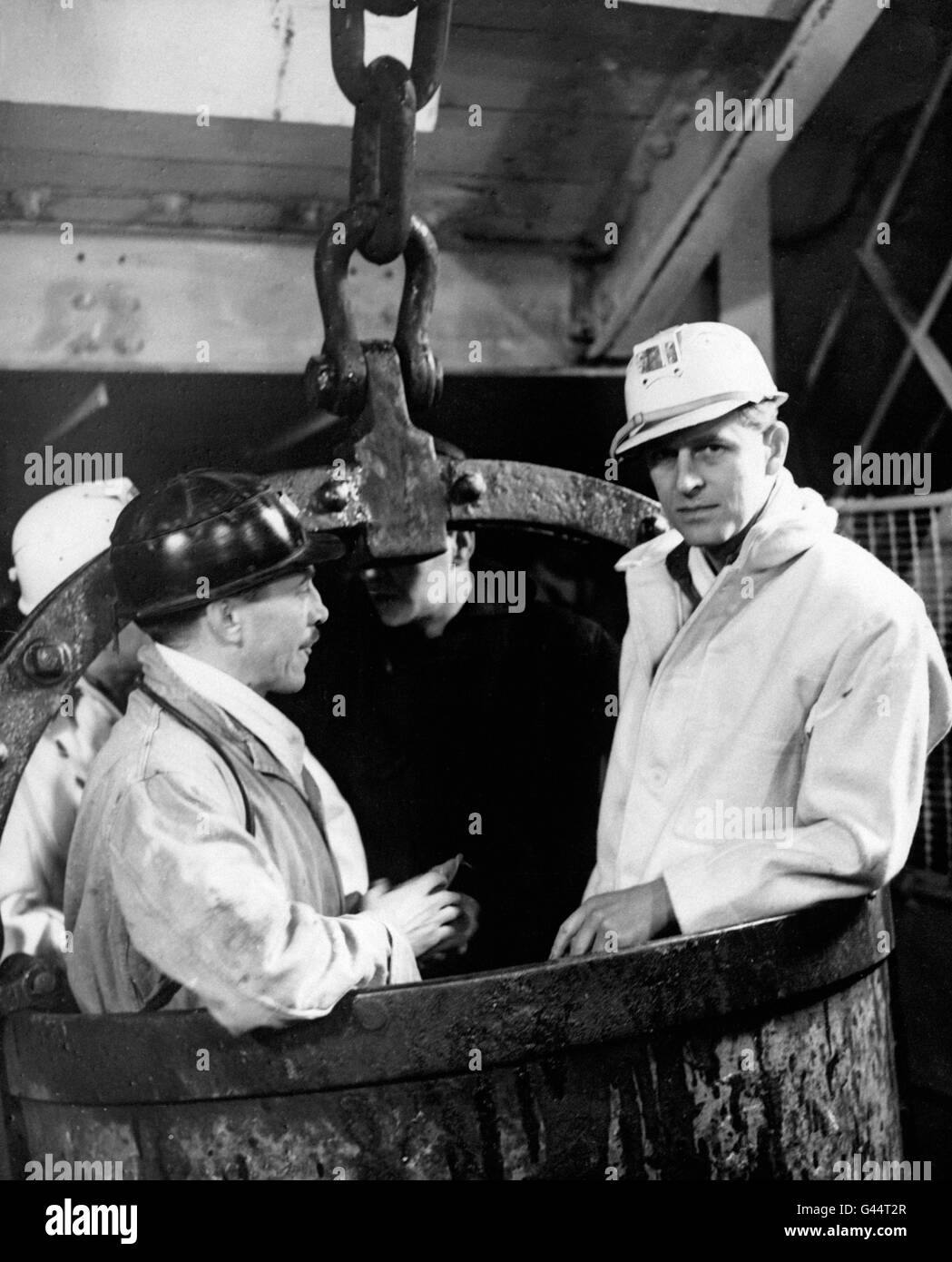 Bottom of pit shaft hi-res stock photography and images - Alamy