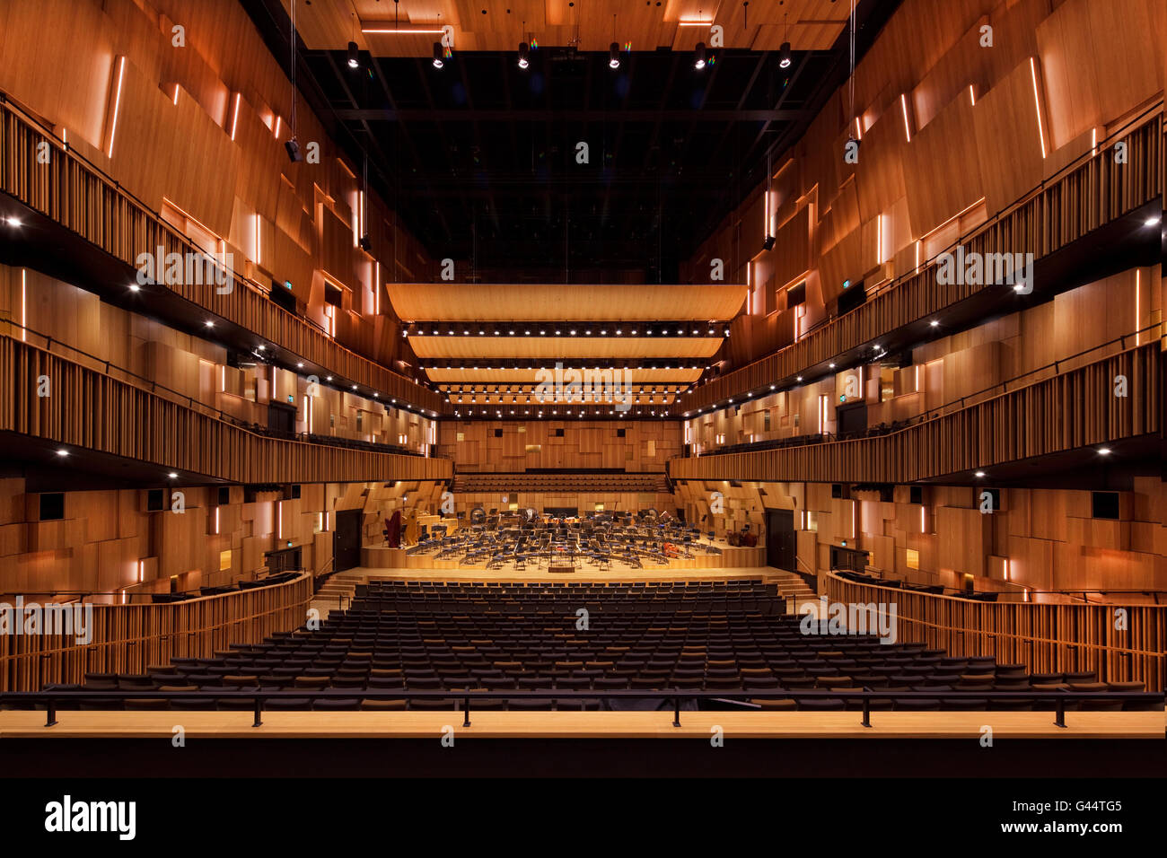 Stalls Circle Stock Photos & Stalls Circle Stock Images - Alamy