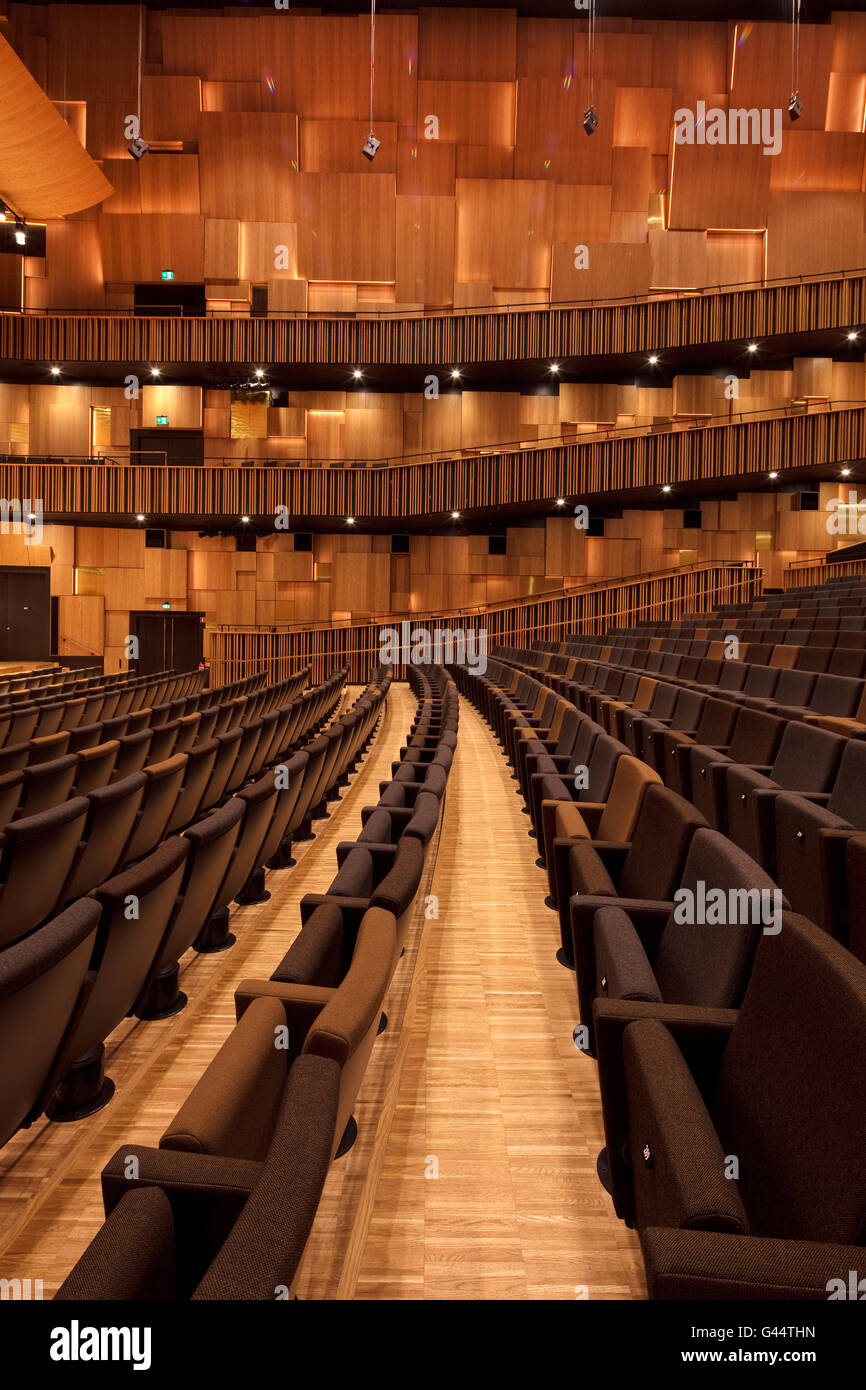 Stalls circle hi-res stock photography and images - Alamy