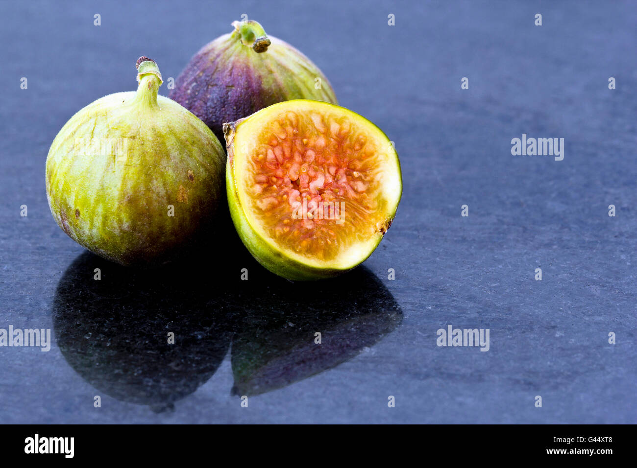 Fresh cut figs hi-res stock photography and images - Alamy