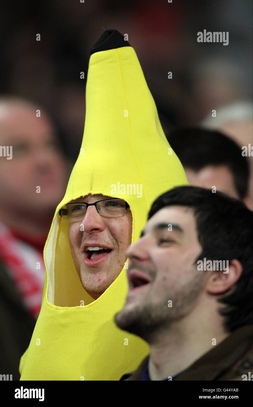 Wearing a banana costume hi-res stock photography and images - Alamy