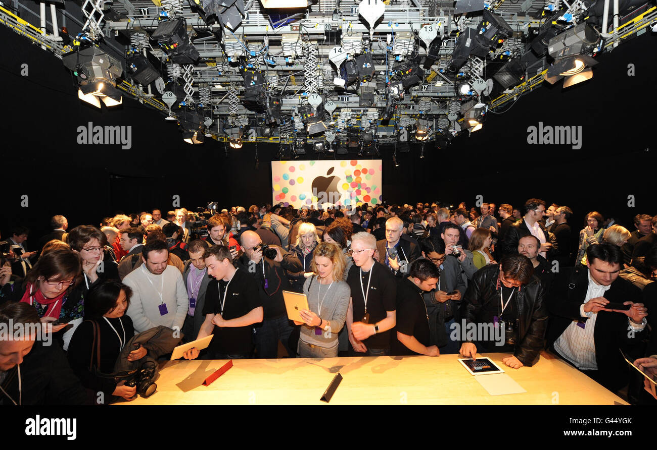 Launch of iPad2 Stock Photo - Alamy