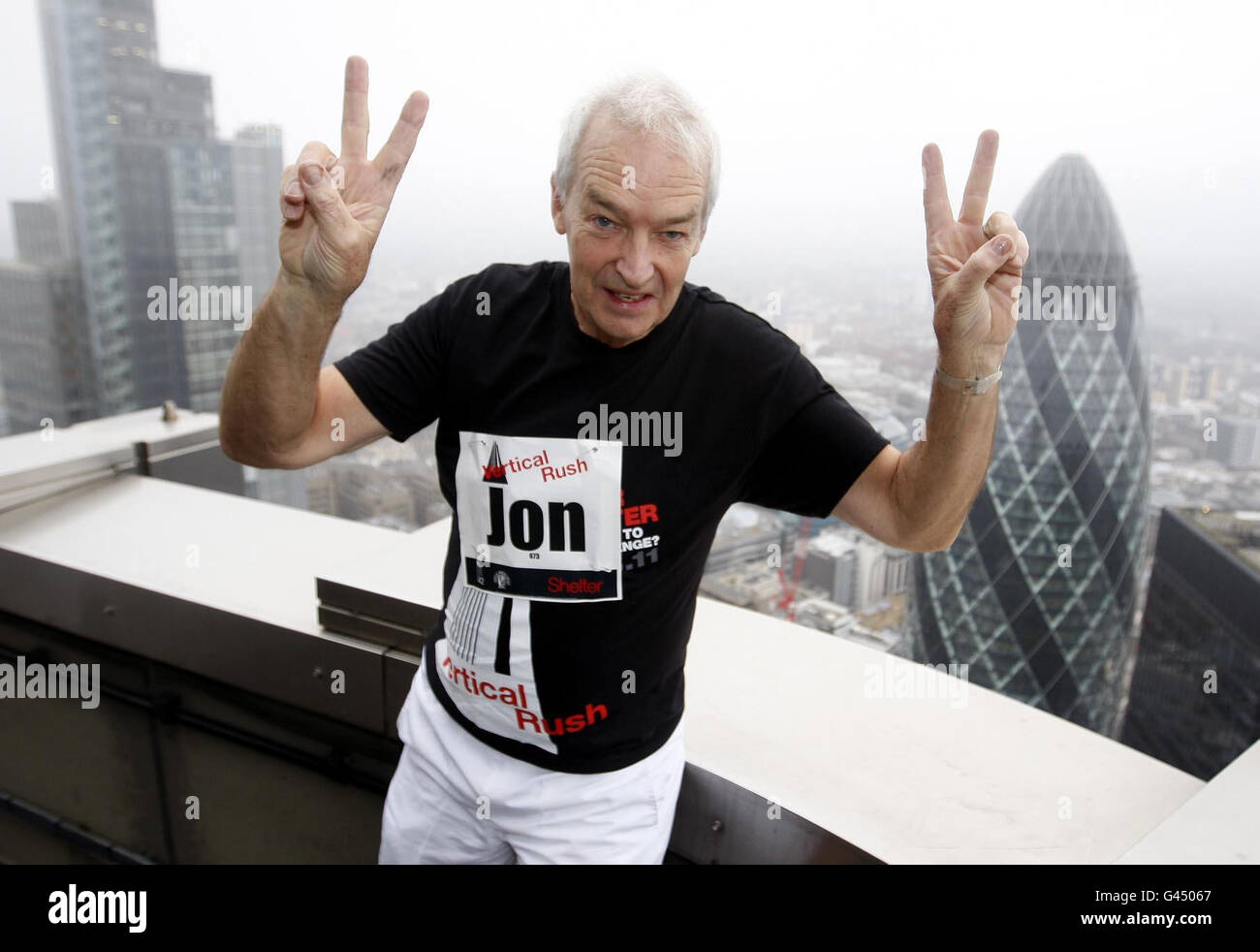 Shelter vertical rush hi-res stock photography and images - Alamy