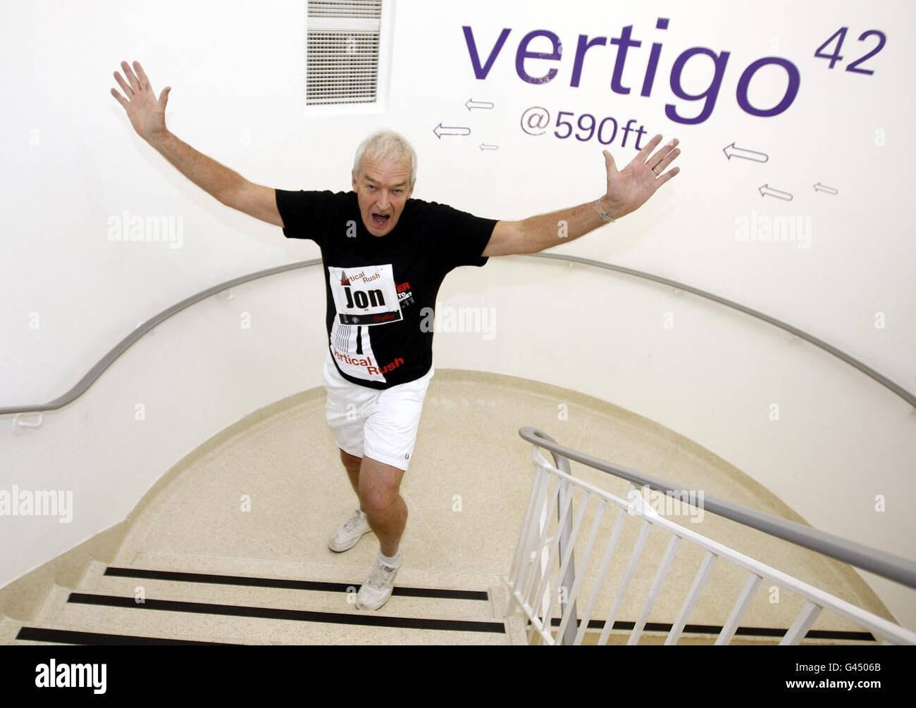 Shelter vertical rush hi-res stock photography and images - Alamy