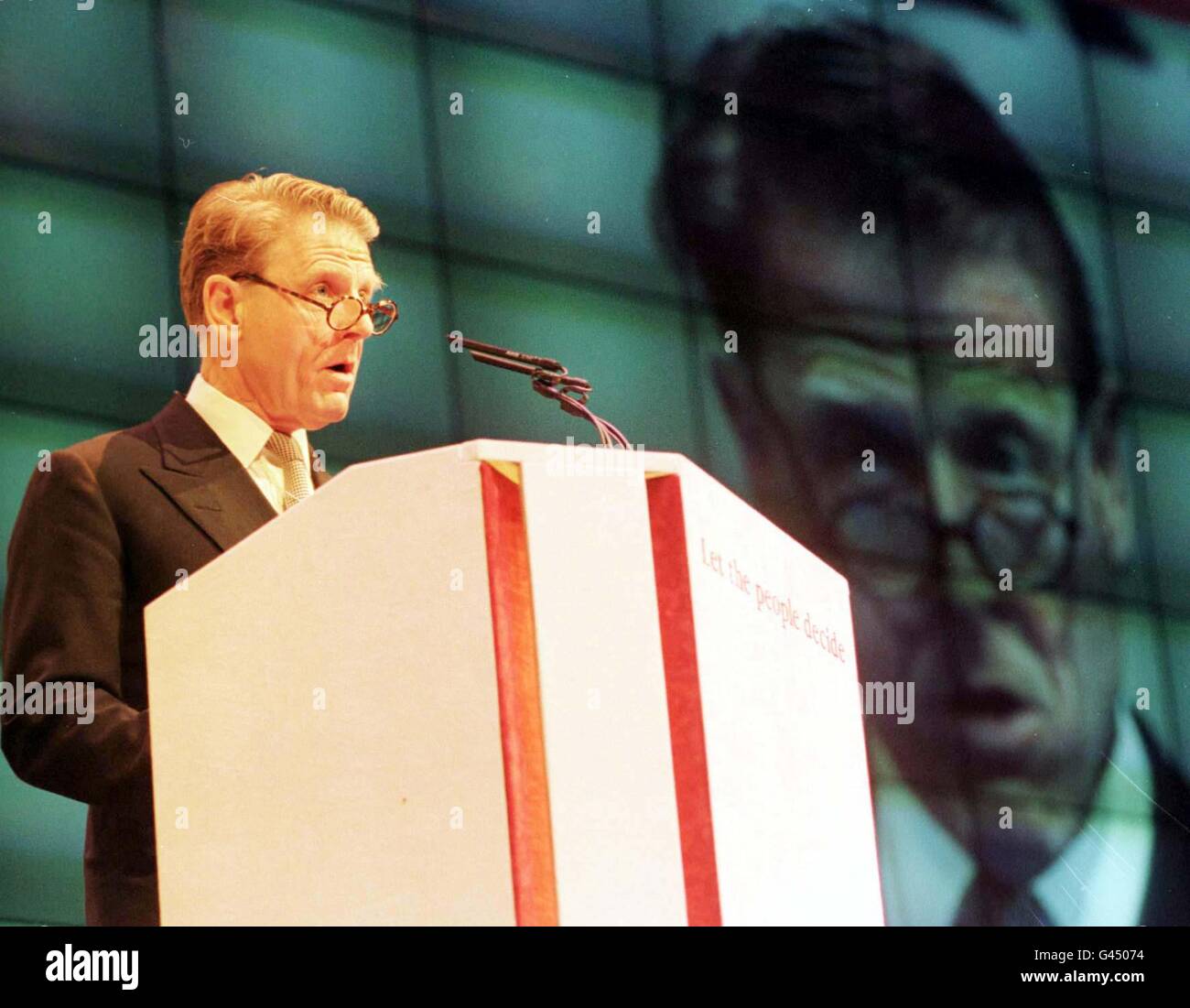 Edward fox actor hi-res stock photography and images - Alamy