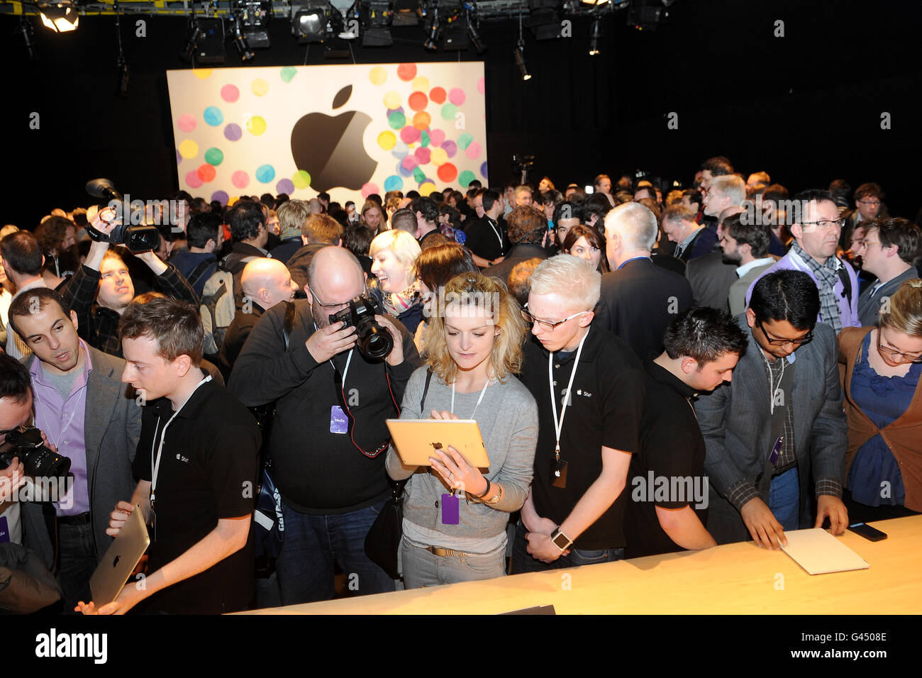 Launch ipad2 hi-res stock photography and images - Alamy