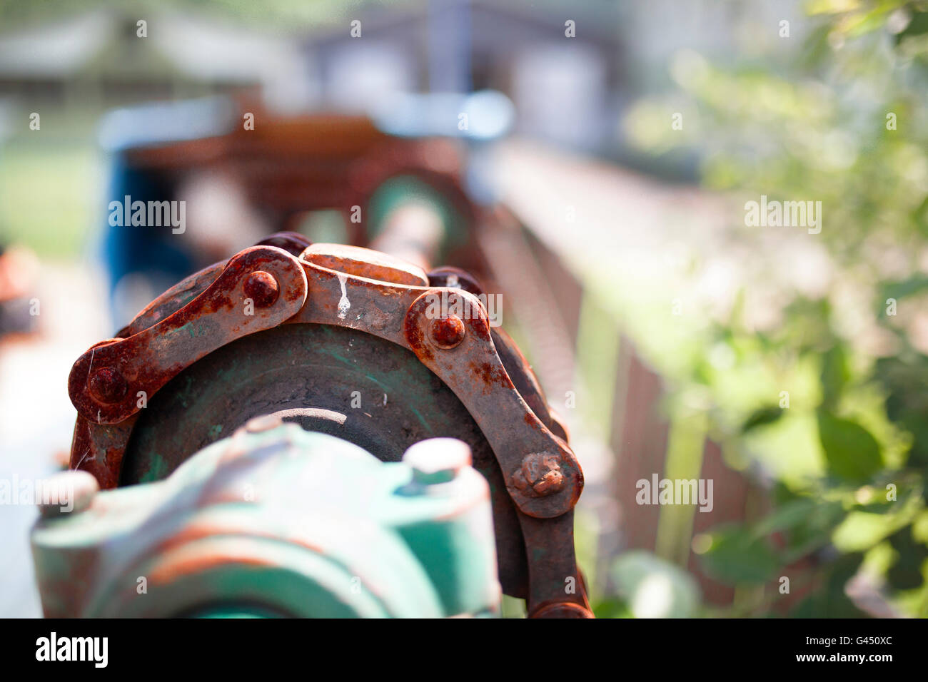 Chain corrosion hi-res stock photography and images - Alamy