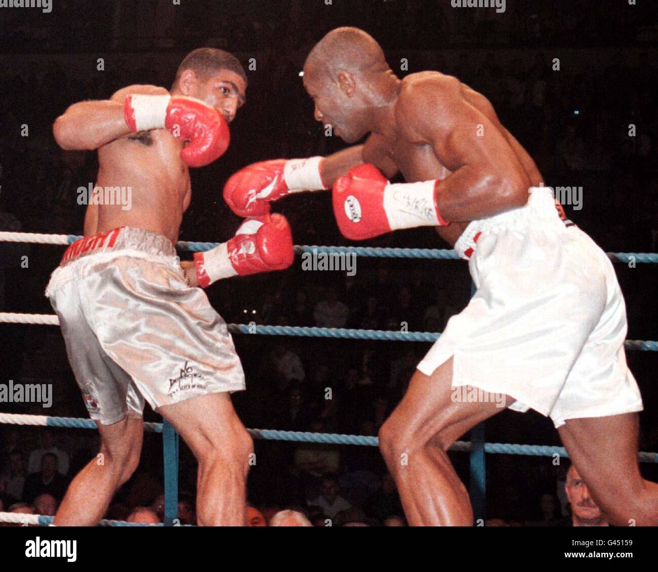 Boxing ronald wright hi-res stock photography and images - Alamy