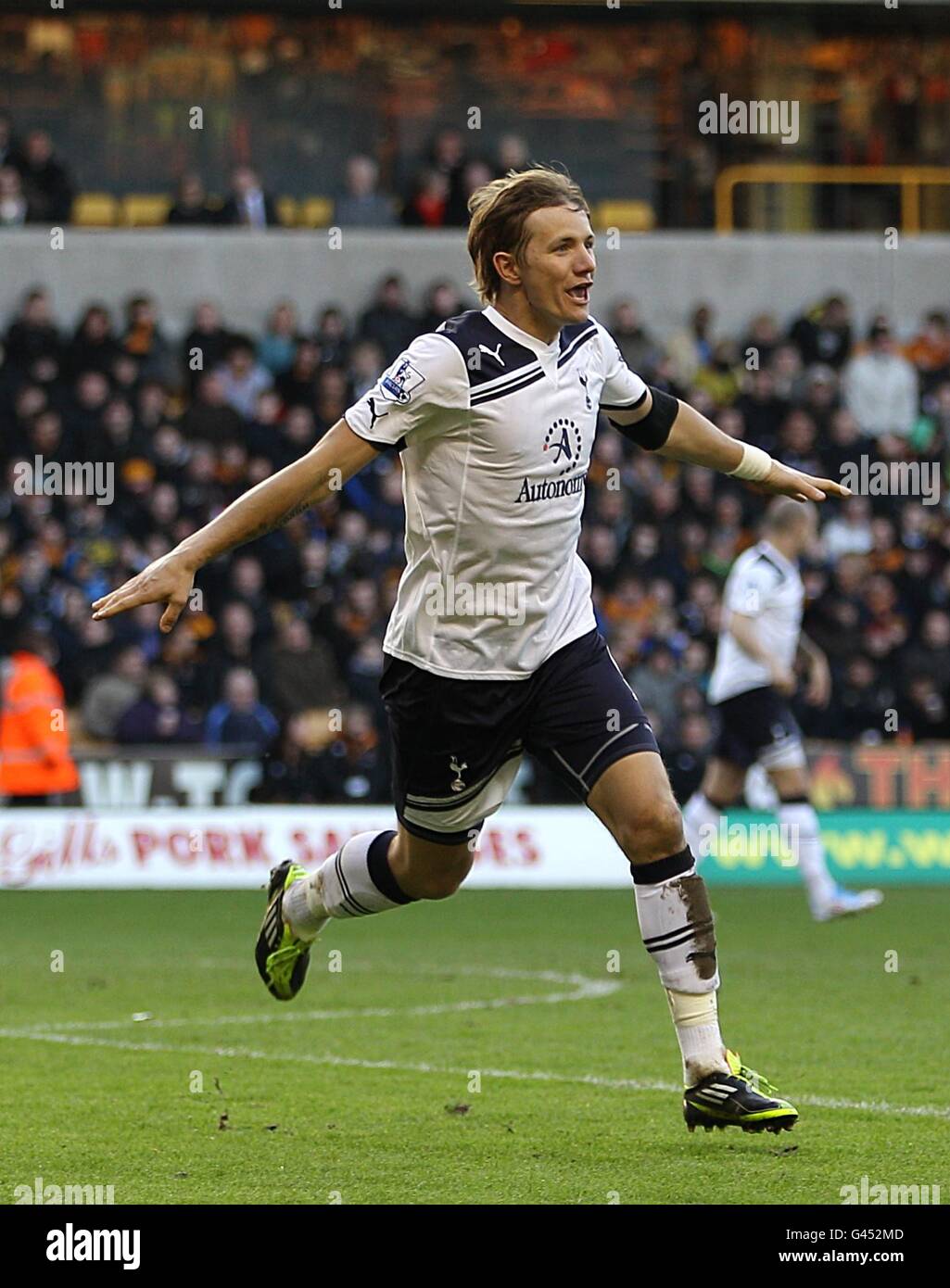 Tottenham Hotspur's Roman Pavlyuchenko celebrates scoring his side's ...