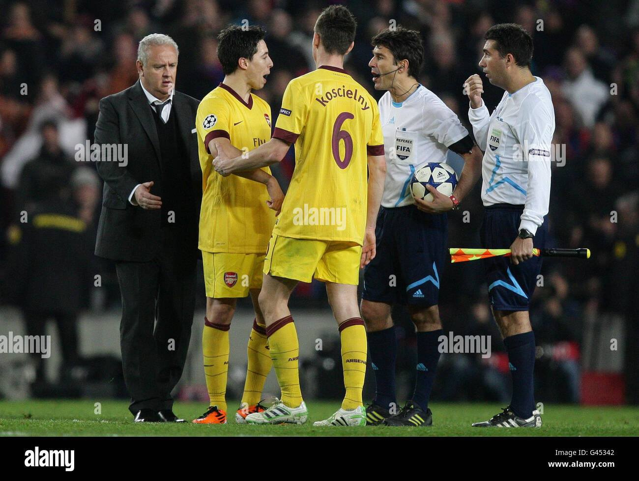 Massimo busacca referee hi-res stock photography and images - Alamy