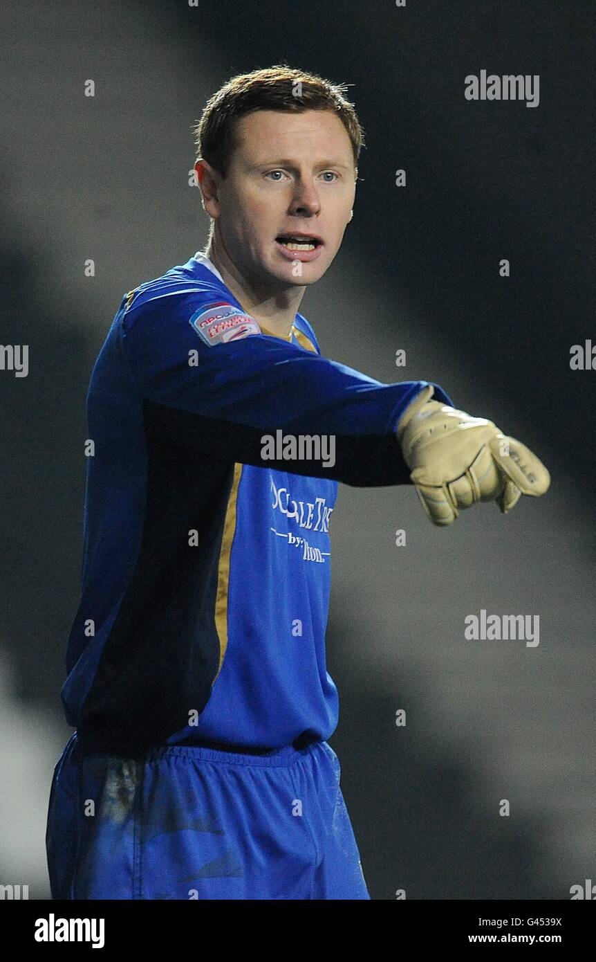 Milton keynes goalkeeper david martin hi-res stock photography and ...
