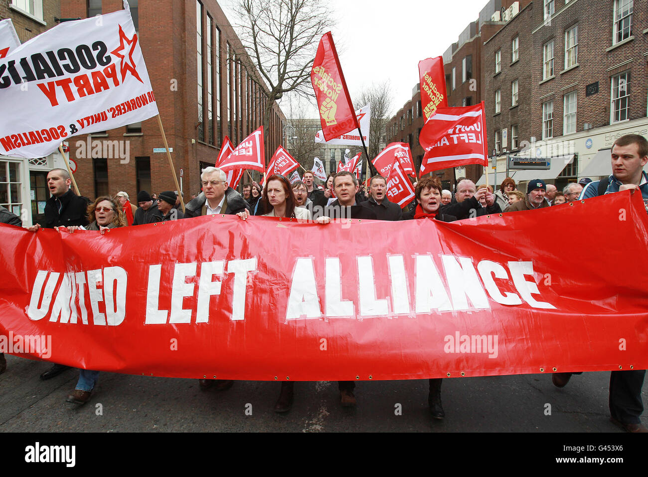 The five new TD's of the United Left Alliance march to the gates of ...