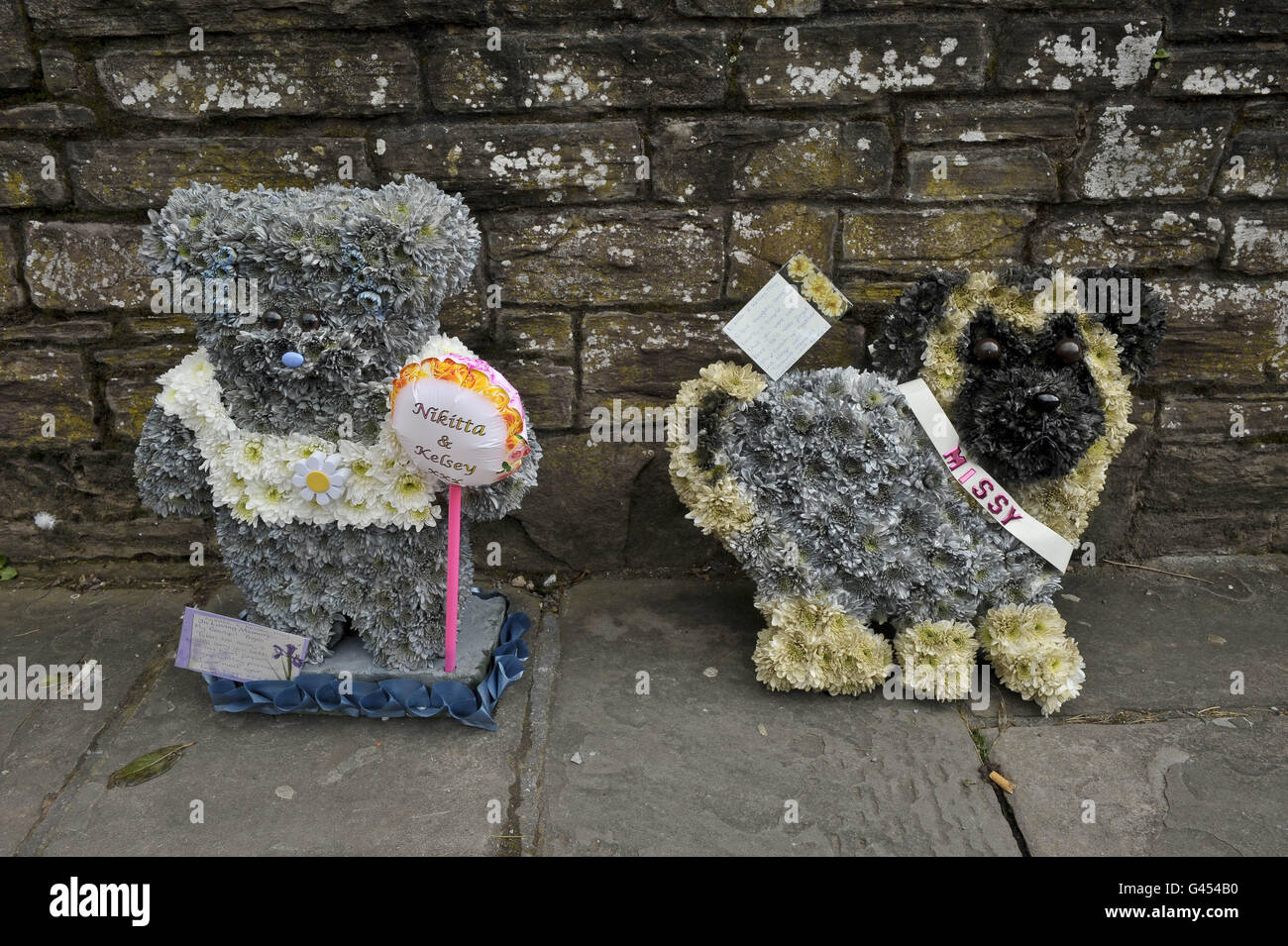 Floral tributes to mother-to-be Nikitta Grender, her unborn baby Kelsey ...