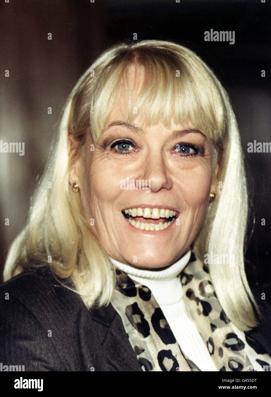 Eastenders star wendy richard 28 11 00 hi-res stock photography and ...