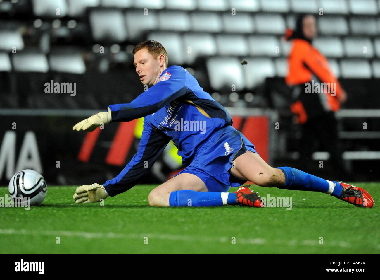 Milton keynes goalkeeper david martin High Resolution Stock Photography ...