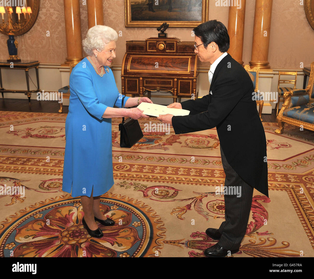 Presents credentials private meeting buckingham palace in central ...