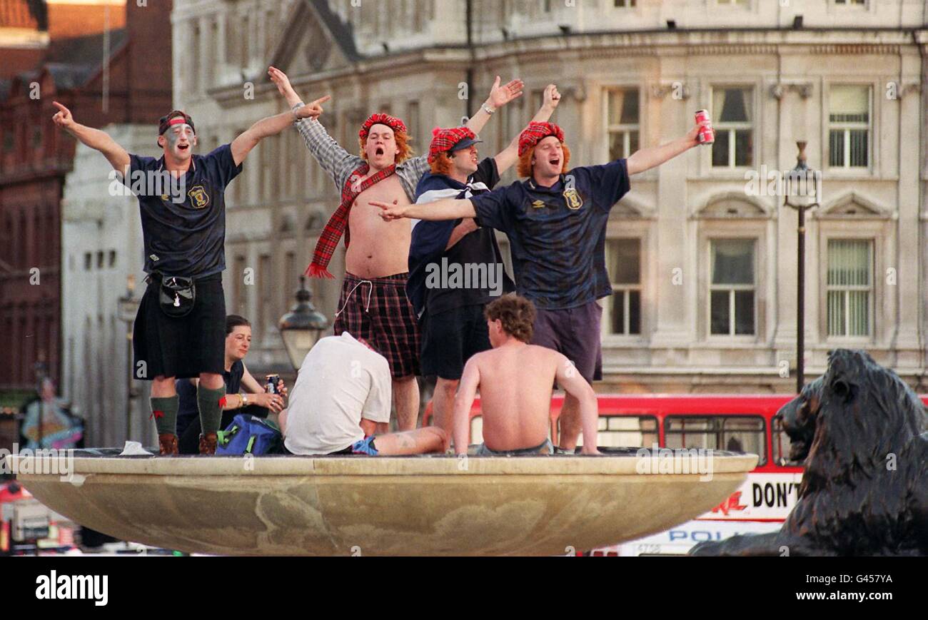 Scottish fans in London Stock Photo - Alamy