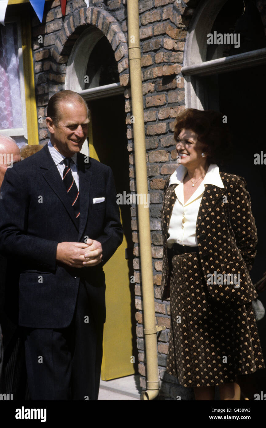 Pat phoenix hi-res stock photography and images - Alamy