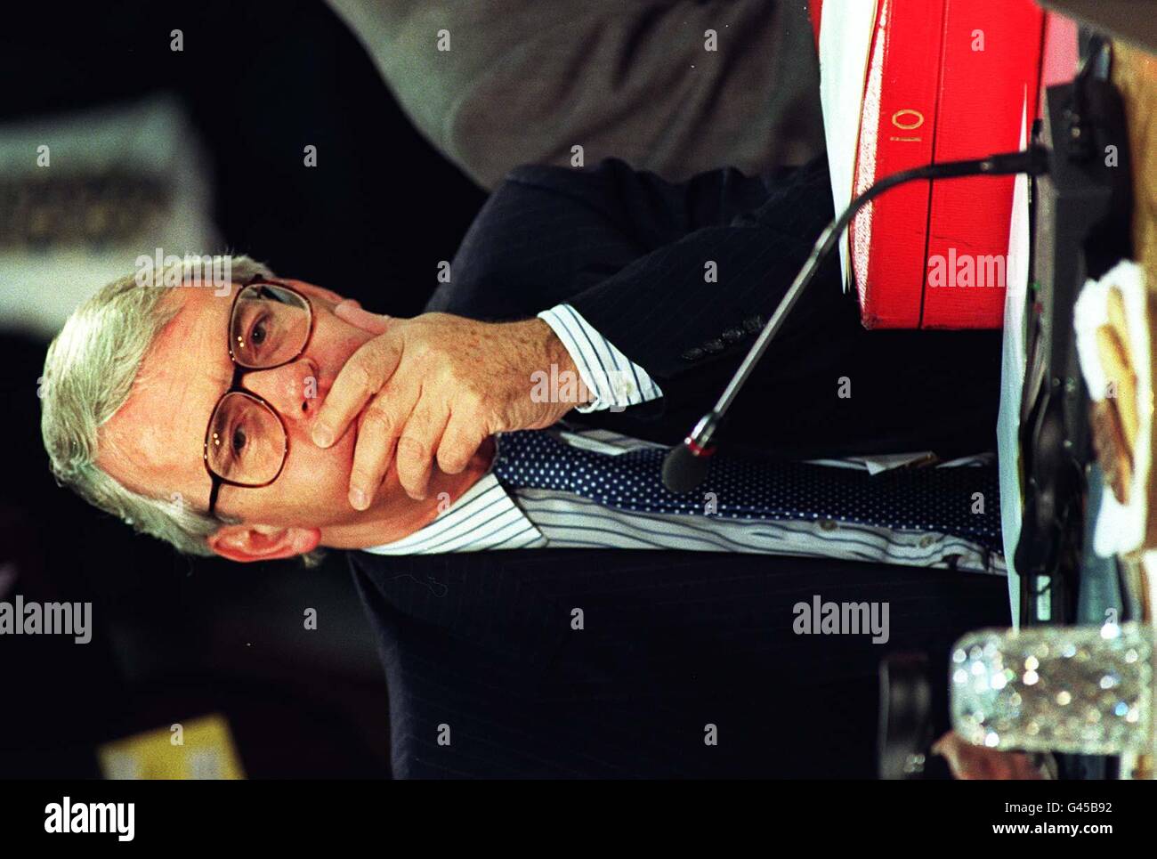 IRELAND John Major/Dispatch Box Stock Photo - Alamy