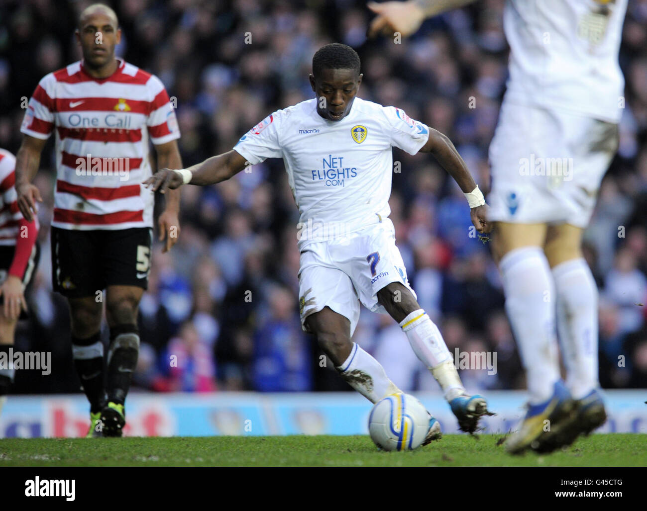 Football soccer leeds full length scoring mangpa datacoapplies hi-res ...