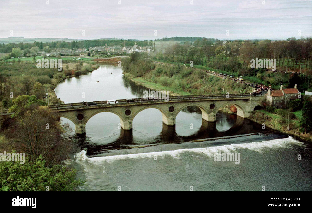The small procession escorting the historic Stone of Destiny makes its ...