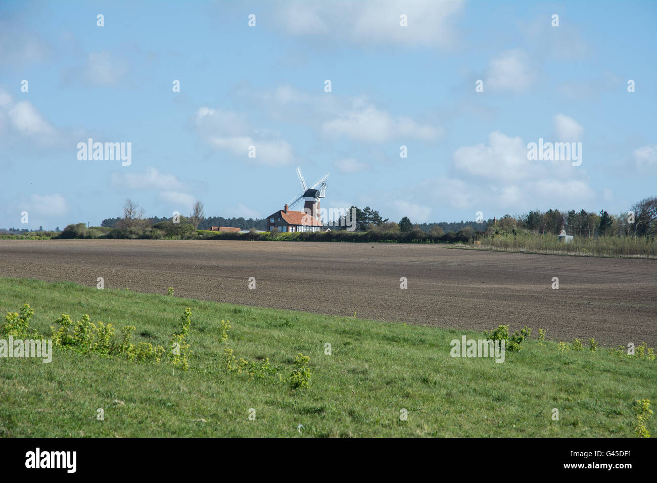 Windmill - Norfolk - Weybourne Stock Photo - Alamy