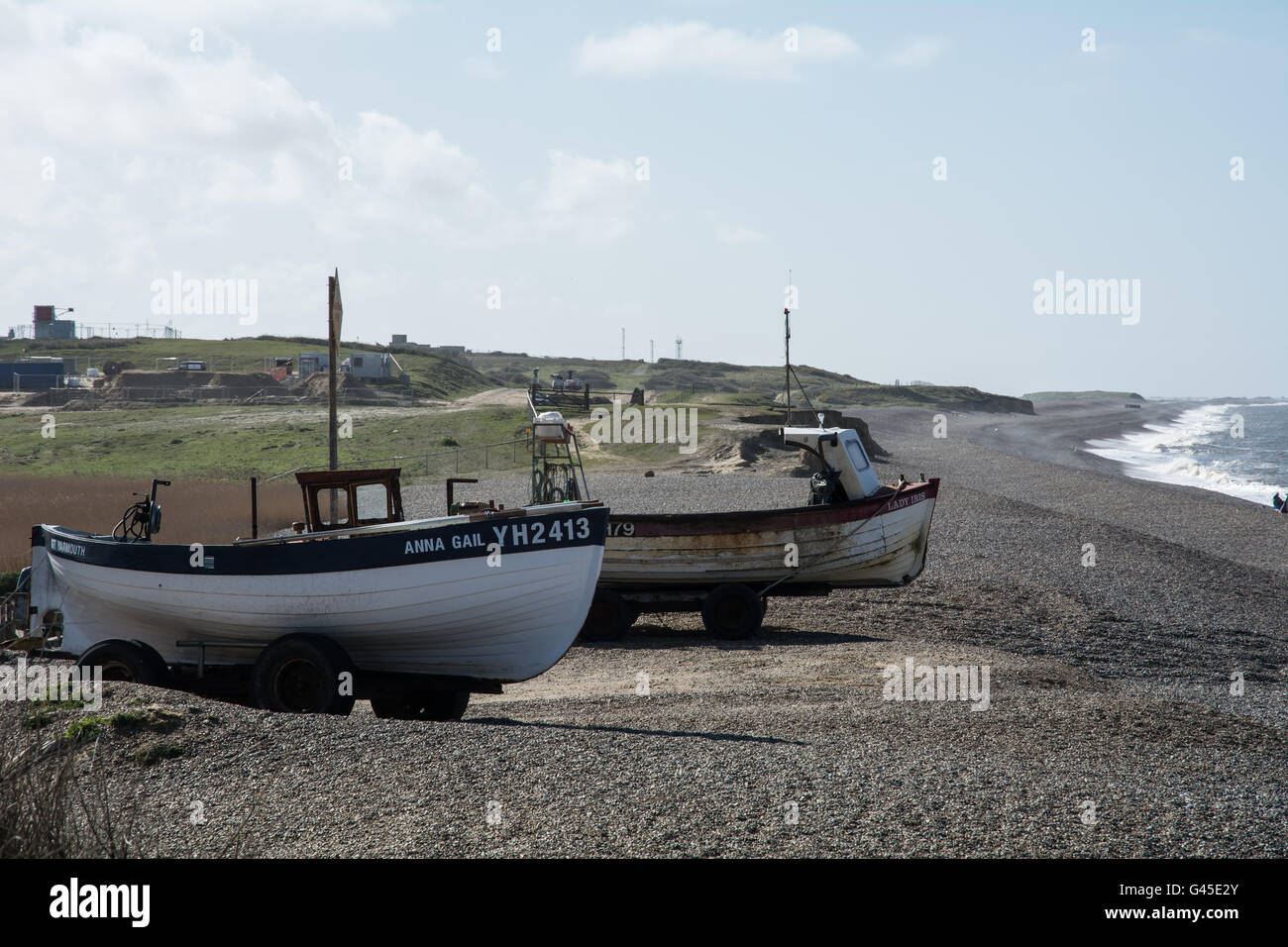 Two boats side by side hi-res stock photography and images - Alamy