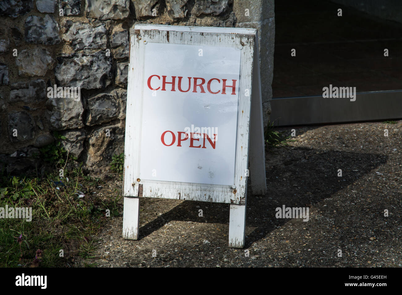 A 'Church Open' sign Stock Photo - Alamy